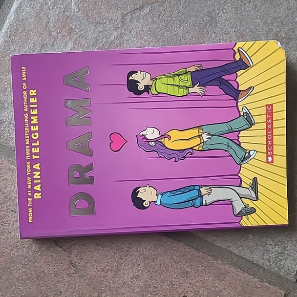 Scholastic | Other | Paperback Graphic Novel Kids Book Drama By Raina ...